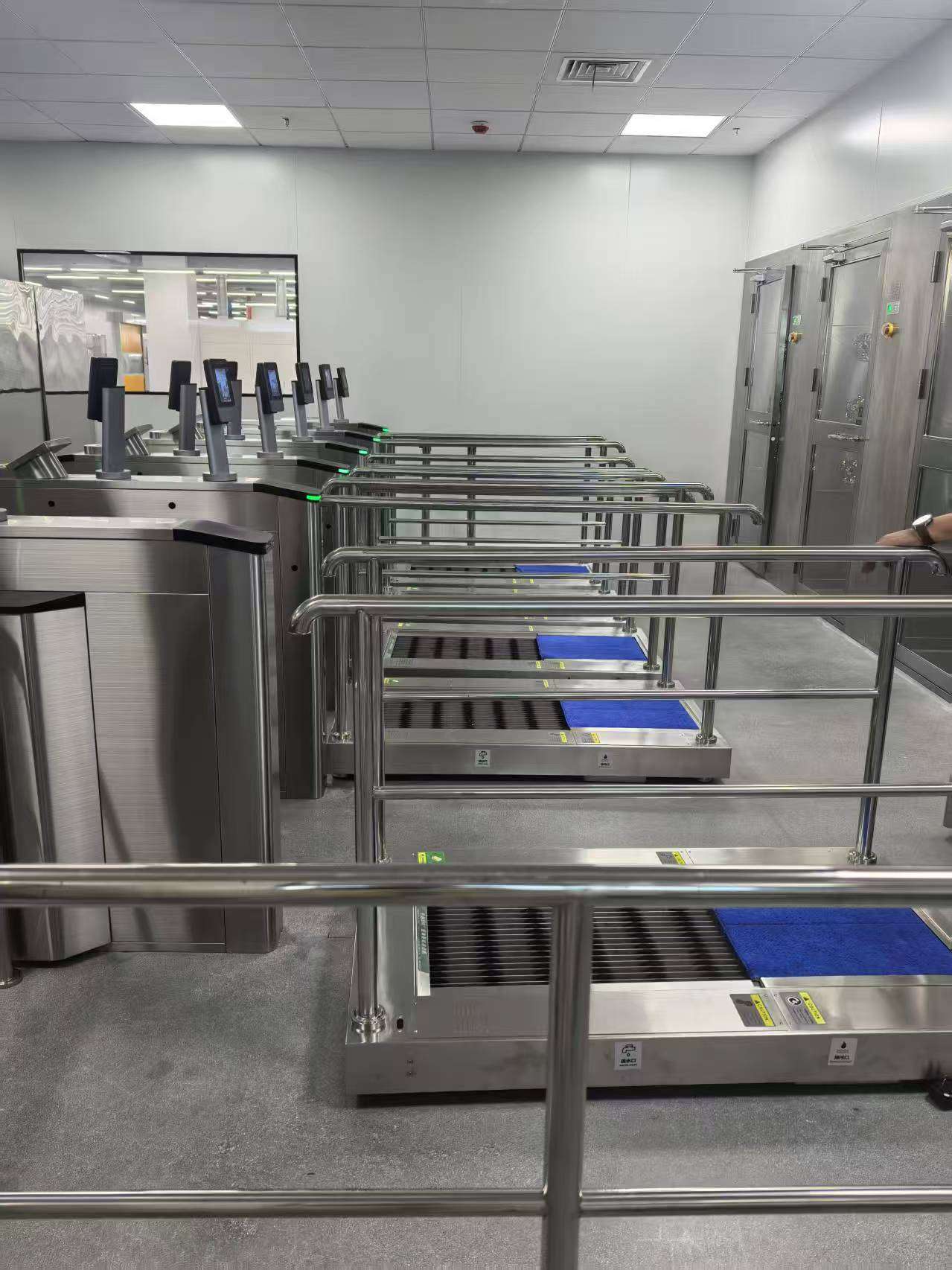 Boot cleaner machine | Automatic Boot Scrubber | Glikon company