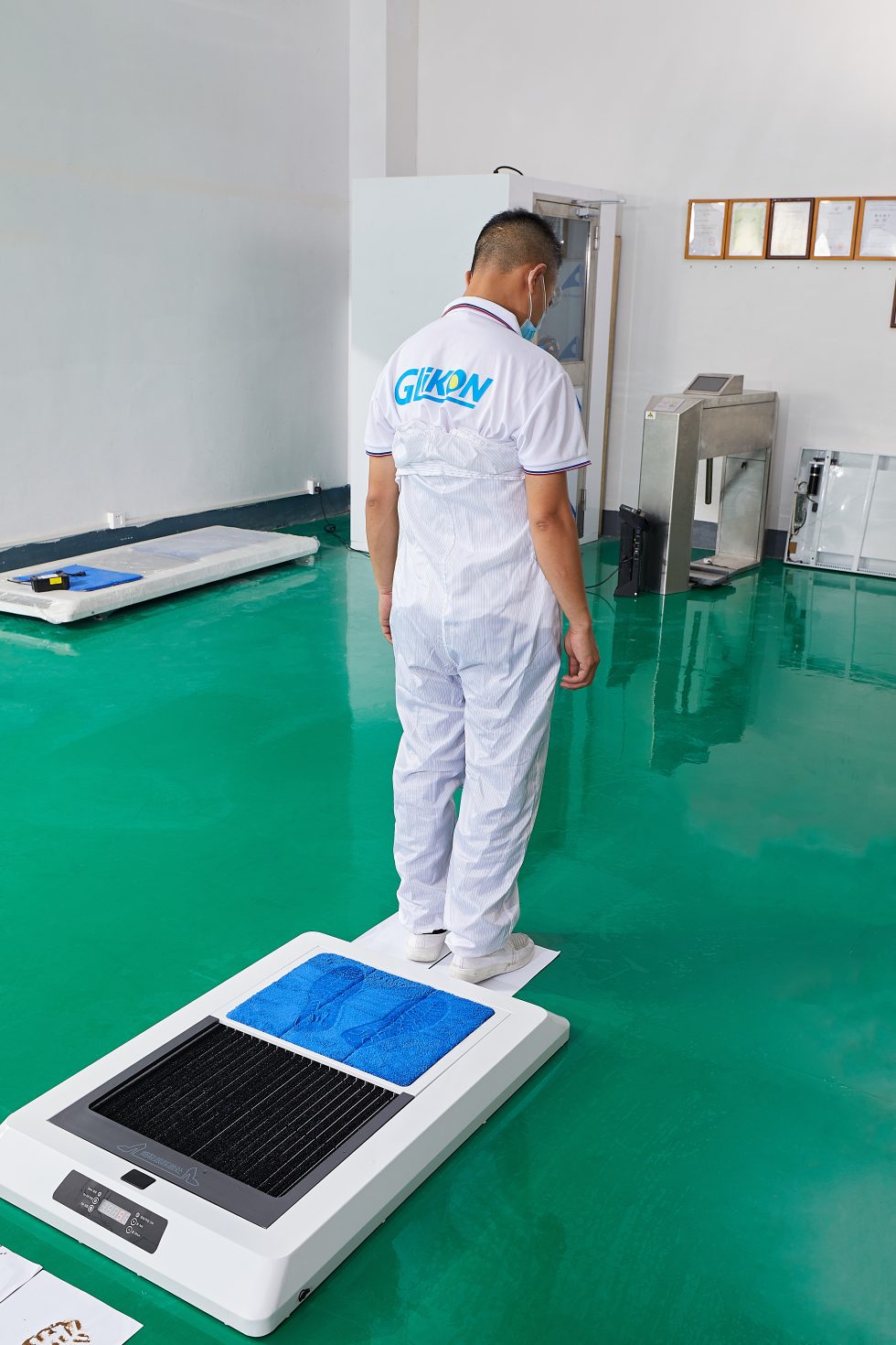 Boot cleaner machine | Automatic Boot Scrubber | Glikon company