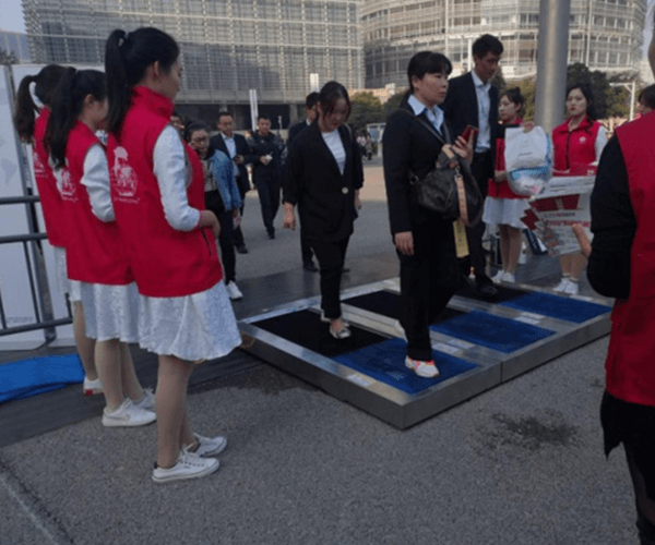 Boot Brush Station | Industrial boot wash station | contrast